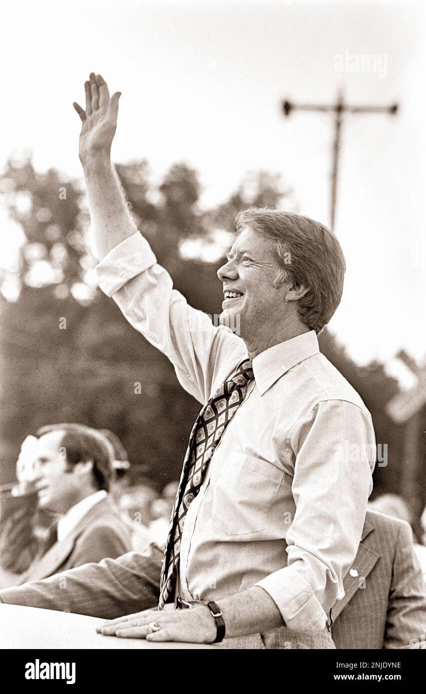 President Jimmy Carter arrives back in his hometown of Plains, Georgia ...