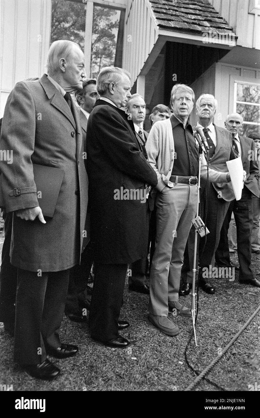 President elect Jimmy Carter welcomes the Democratic Party leadership ...