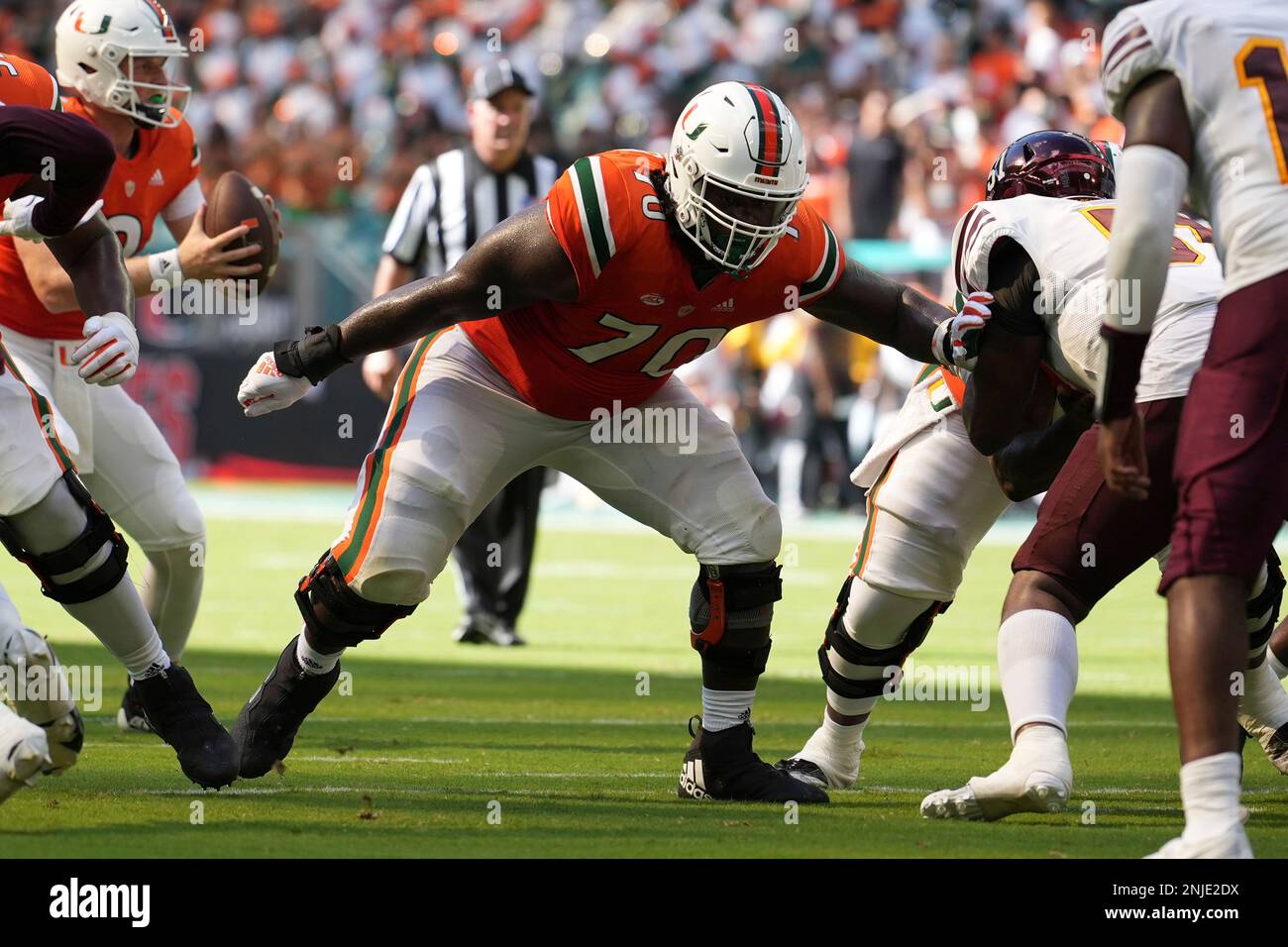 MIAMI GARDENS, FL - SEPTEMBER 03: Miami Hurricanes offensive lineman ...