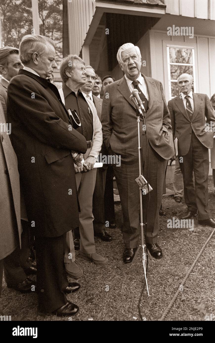 President elect Jimmy Carter welcomes the Democratic Party leadership ...
