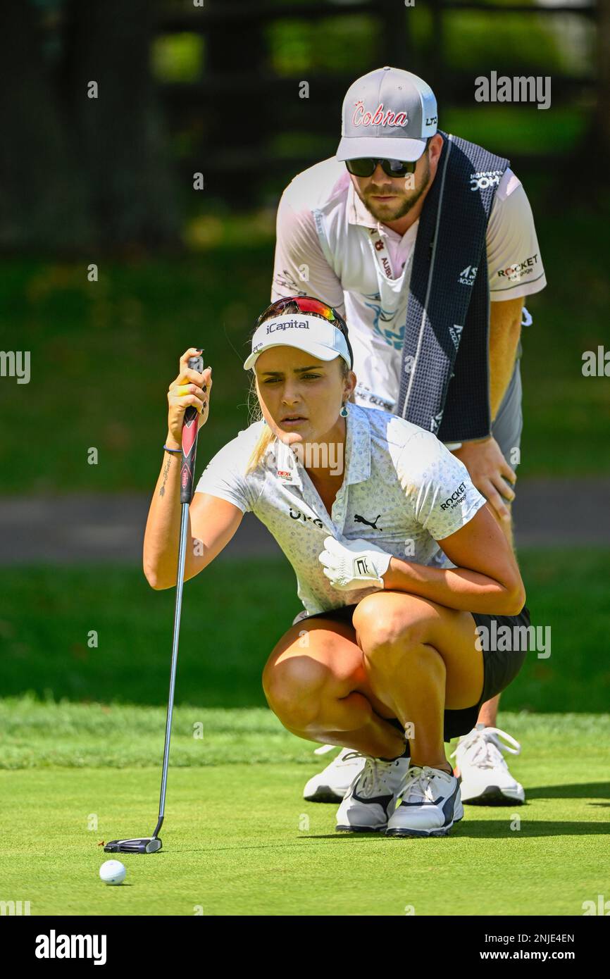 SYLVANIA, OH - SEPTEMBER 02: Lexi Thompson (USA) lines up her par putt ...