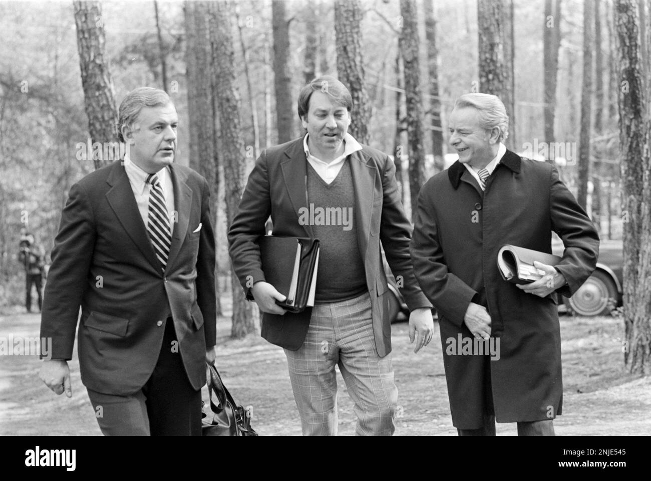 President elect Jimmy Carter welcomes the Democratic Party leadership ...