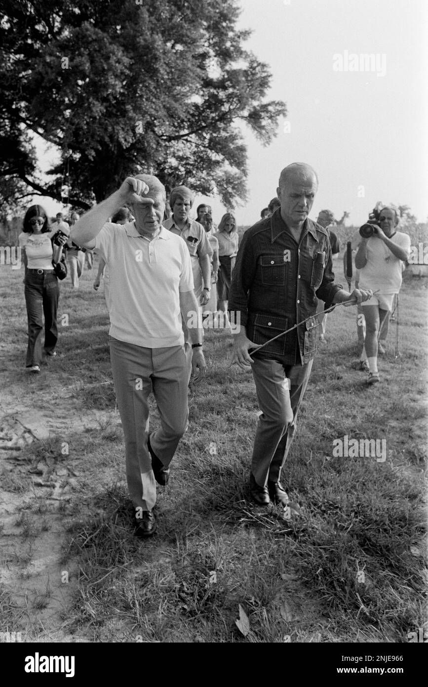 1976 Democratic Presidential candidate Jimmy Carter on his farm in ...