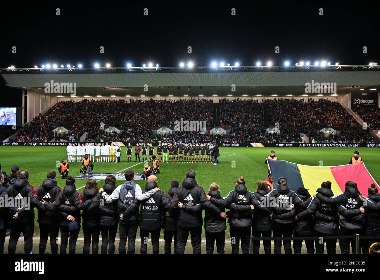 Team line ups hi-res stock photography and images - Alamy