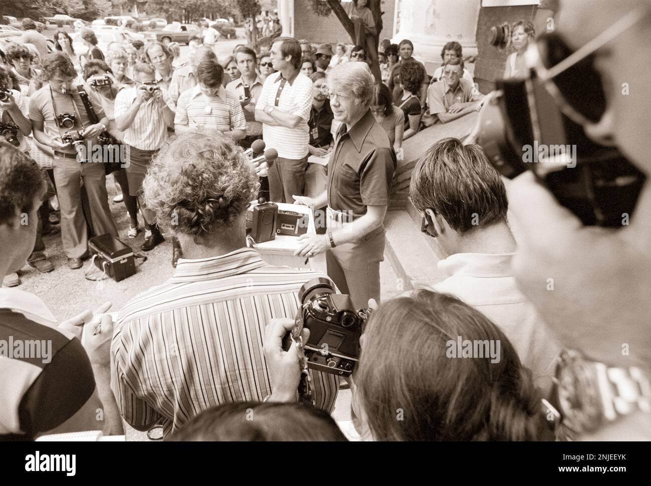 1976 Democratic Presidential candidate Jimmy Carter speaks to the press ...