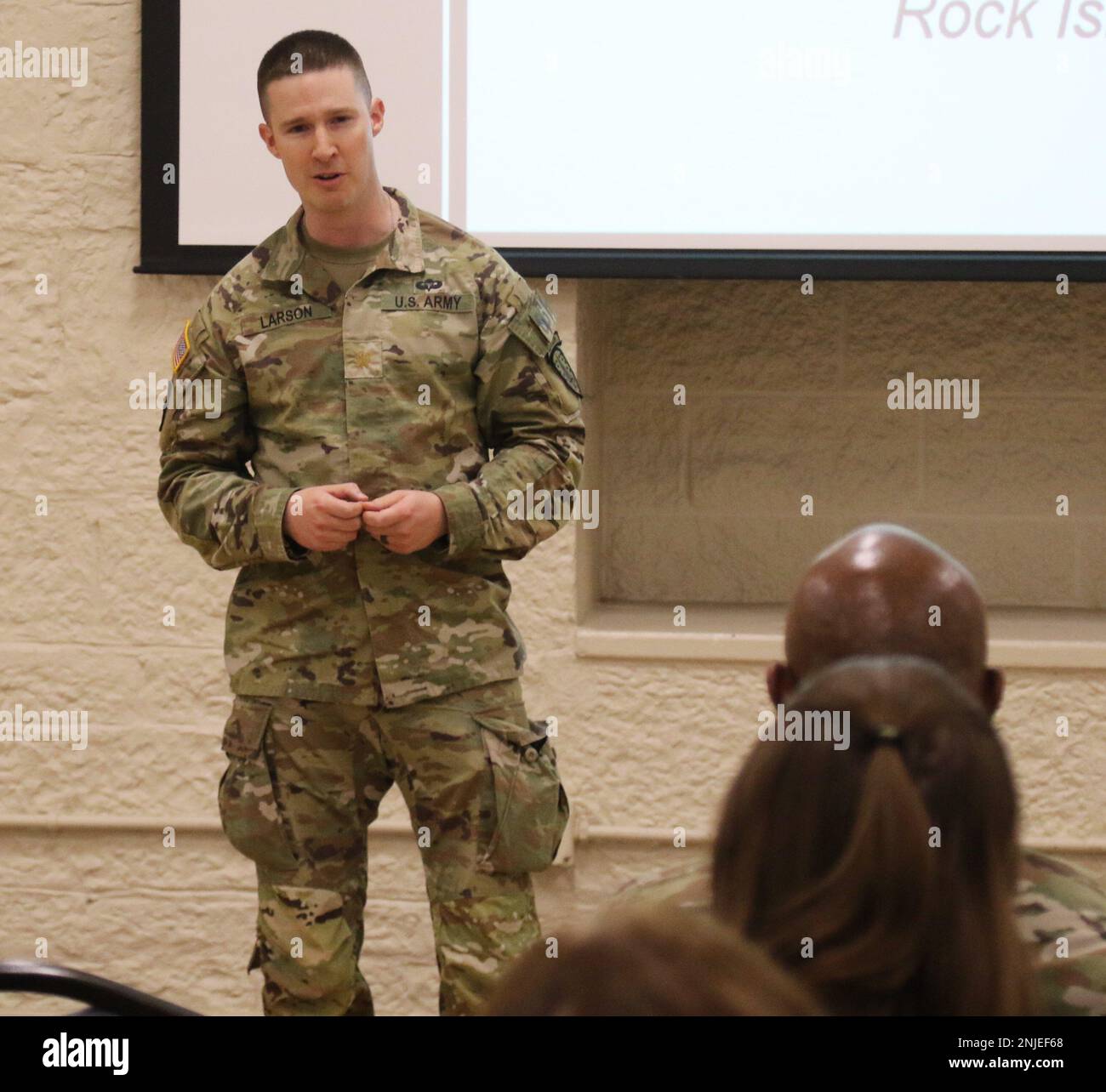 A 5-Soldier team from the Illinois Army National Guard's 6th Battalion ...
