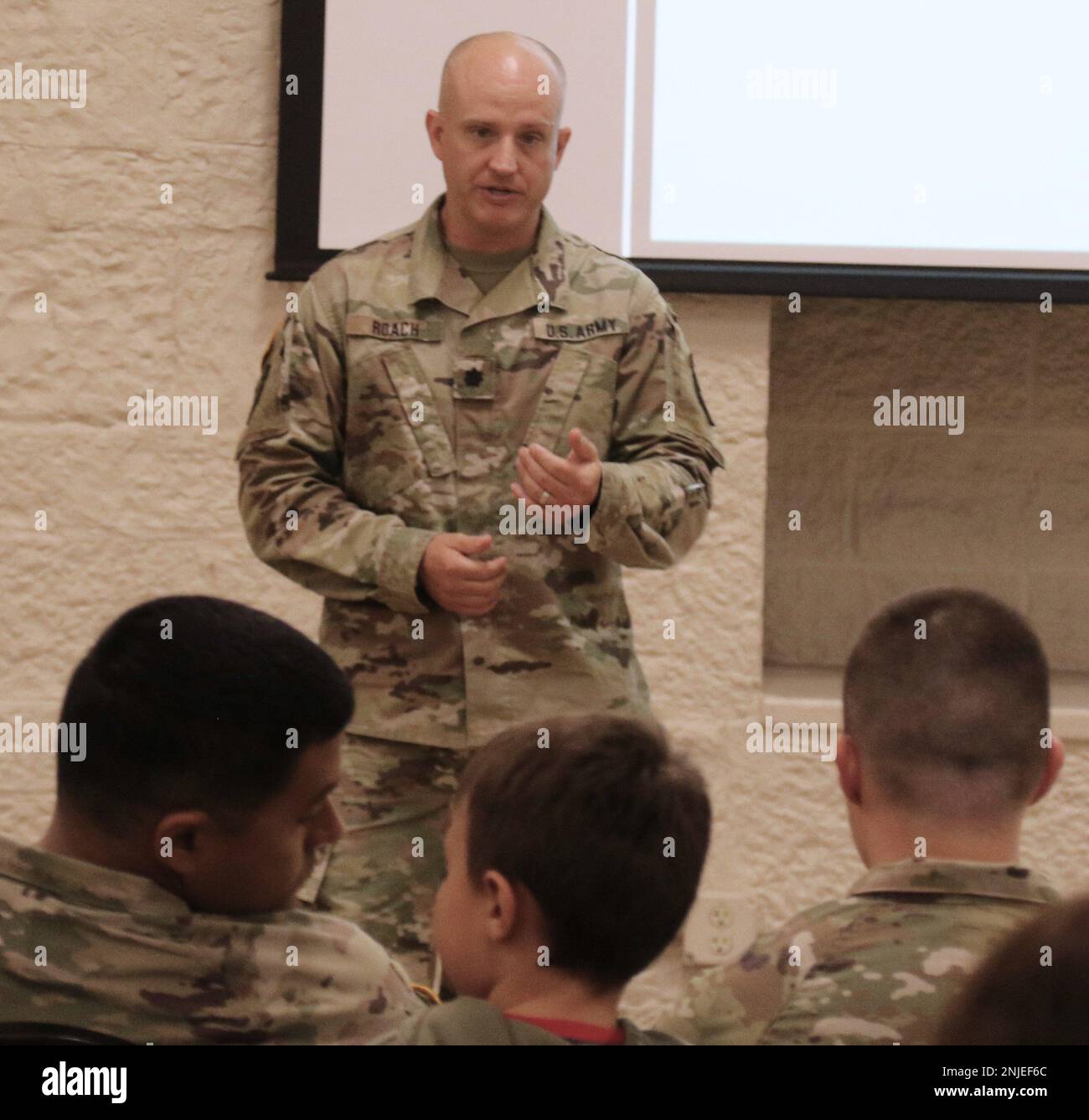 A 5-Soldier team from the Illinois Army National Guard's 6th Battalion ...