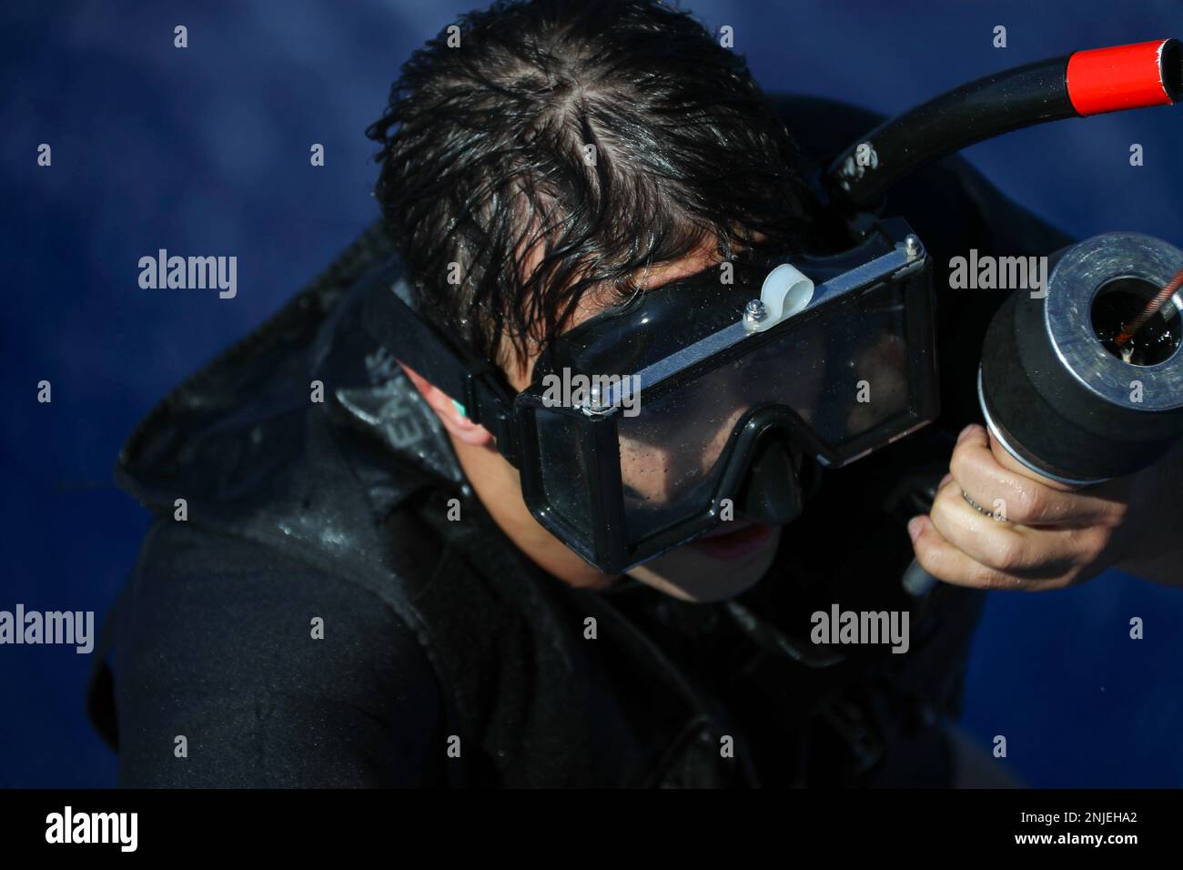 PACIFIC OCEAN (Aug. 7, 2022) Naval Air Crewman (Helicopter) 2nd Class ...