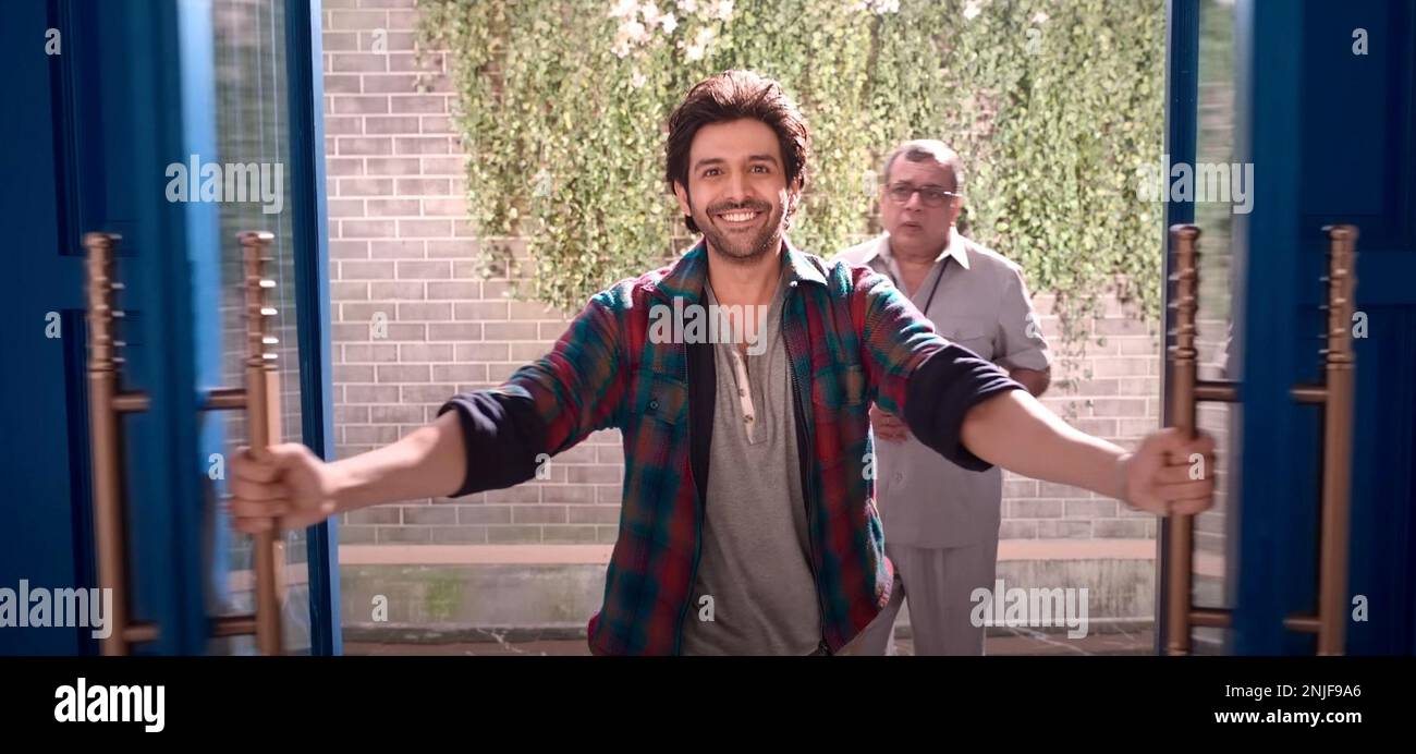 SHEHZADA, from left: Kartik Aaryan, Paresh Rawal, 2023. © Yash Raj ...