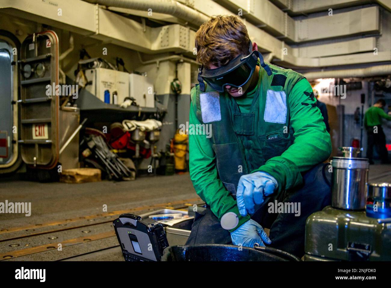 220806-N-UJ411-1178 PACIFIC OCEAN (Aug. 6, 2022) Aviation Structural ...