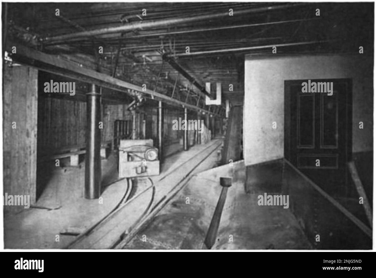 Coal bin hi-res stock photography and images - Alamy