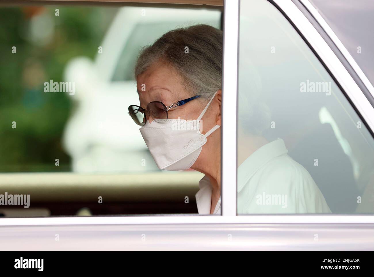 Japanese Empress Emerita Michiko leaves the Imperial Palace ufter ...