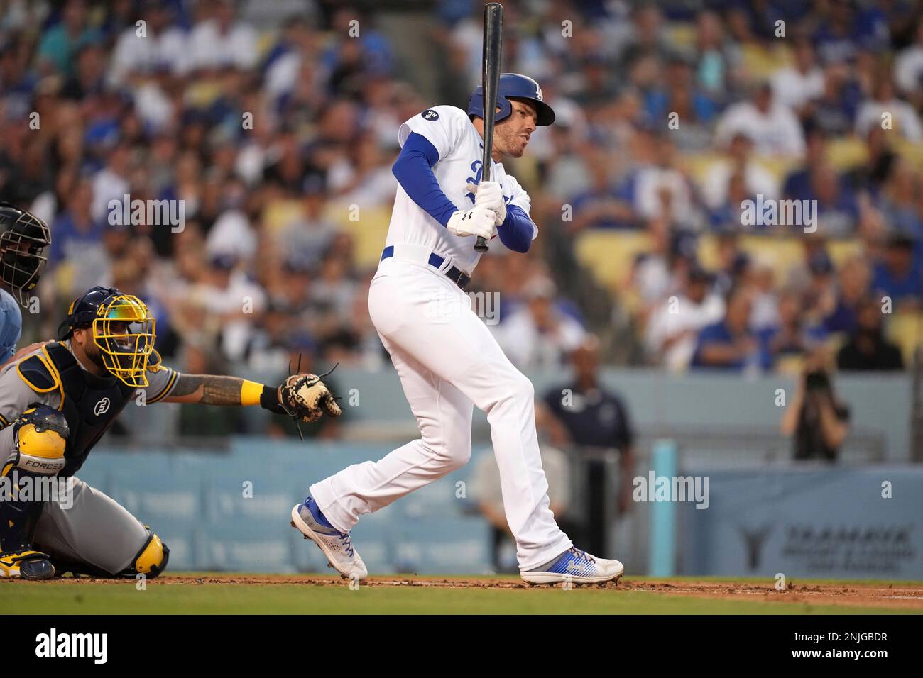 Los Angeles Dodgers first baseman Freddie Freeman (5) bats against the ...
