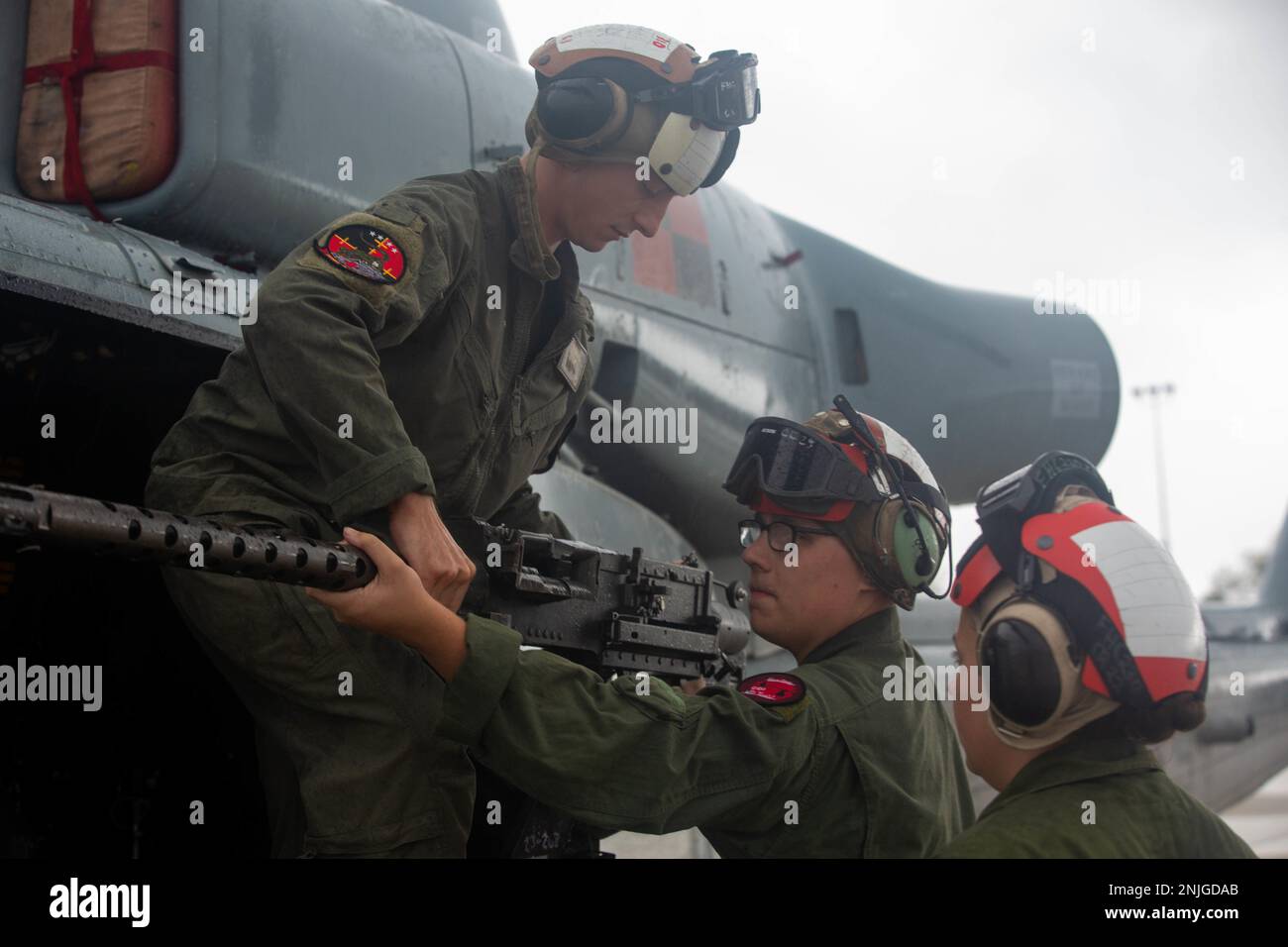 U.S. Marines with Marine Light Attack Helicopter Squadron (HMLA) 167 ...