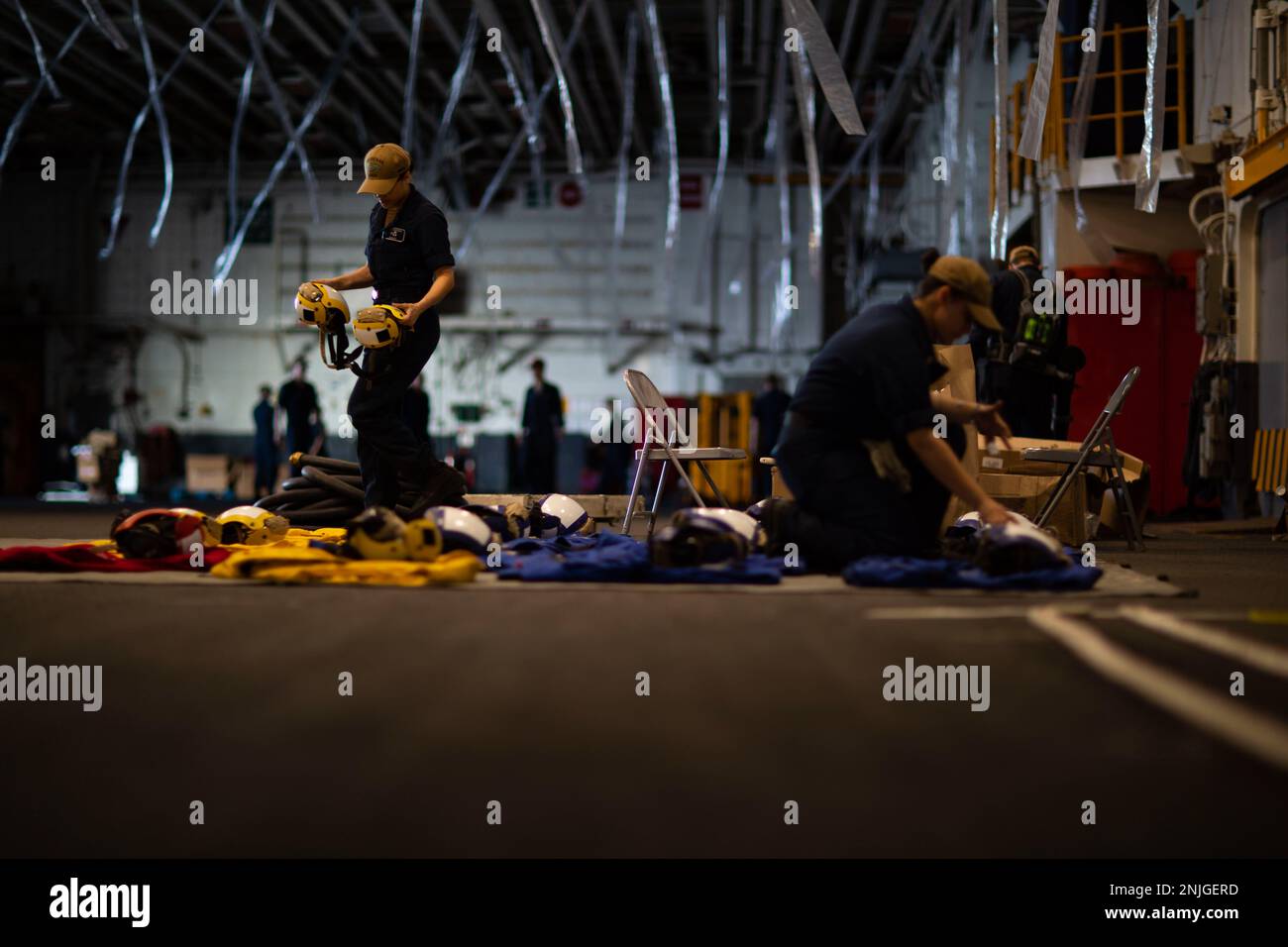 220807-N-HA192-1048 ATLANTIC OCEAN (August 7, 2022) Aviation Boatswain ...