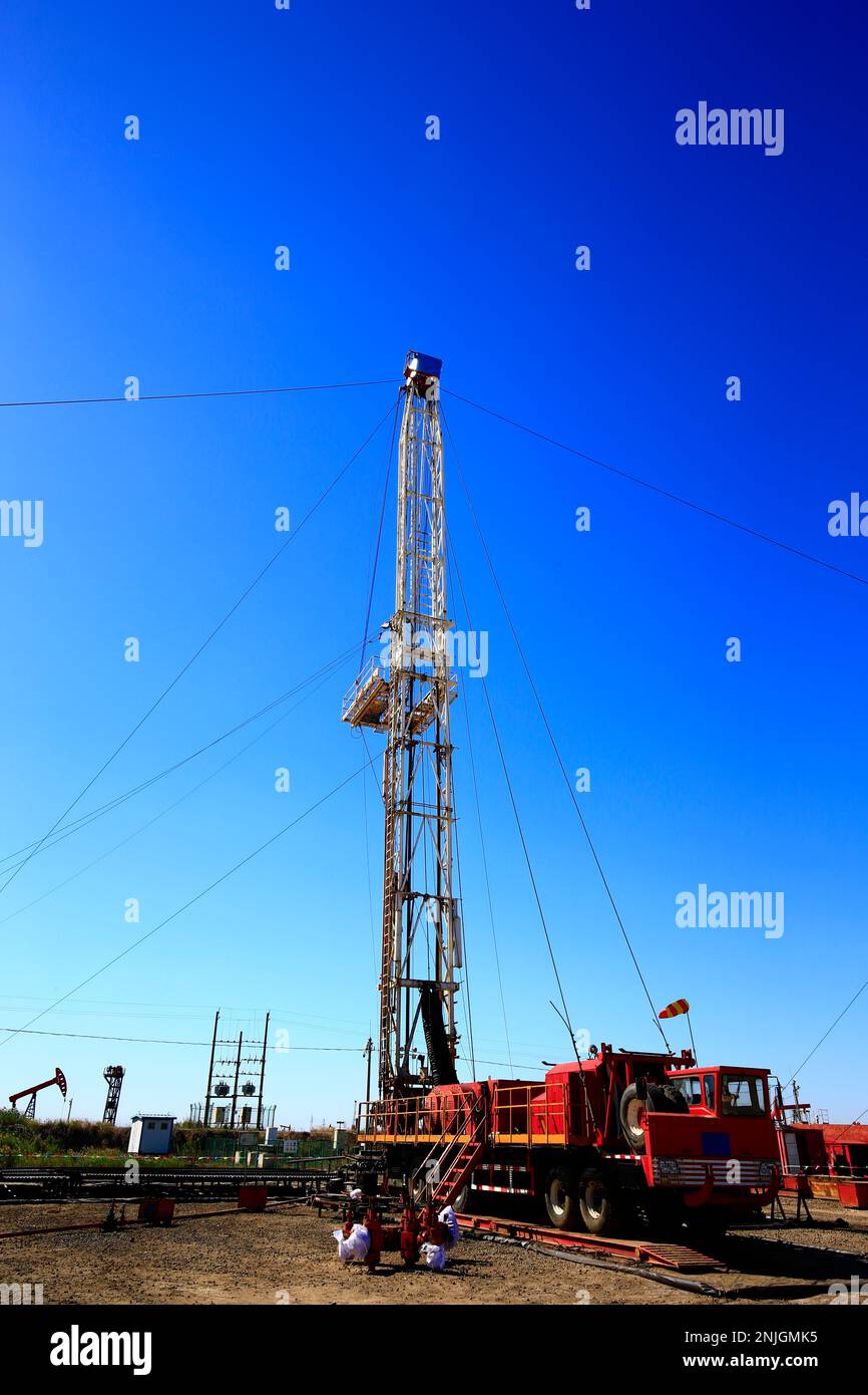Oil drilling rig, industrial equipment Stock Photo - Alamy