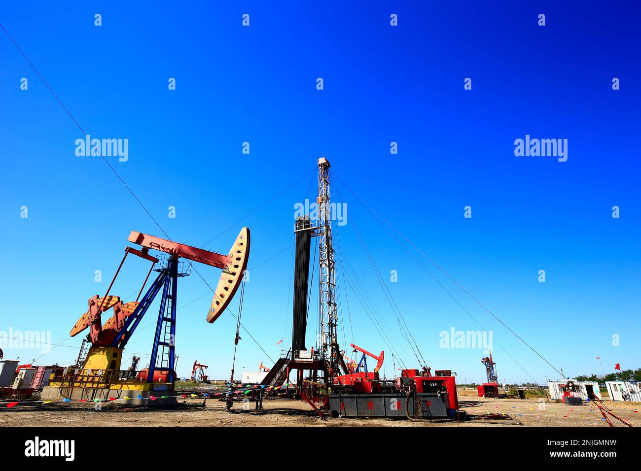 Oil drilling rig, industrial equipment Stock Photo - Alamy