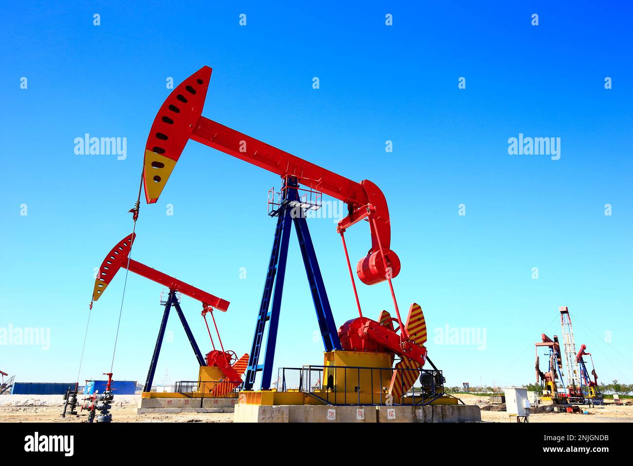 The oil pump, industrial equipment Stock Photo - Alamy