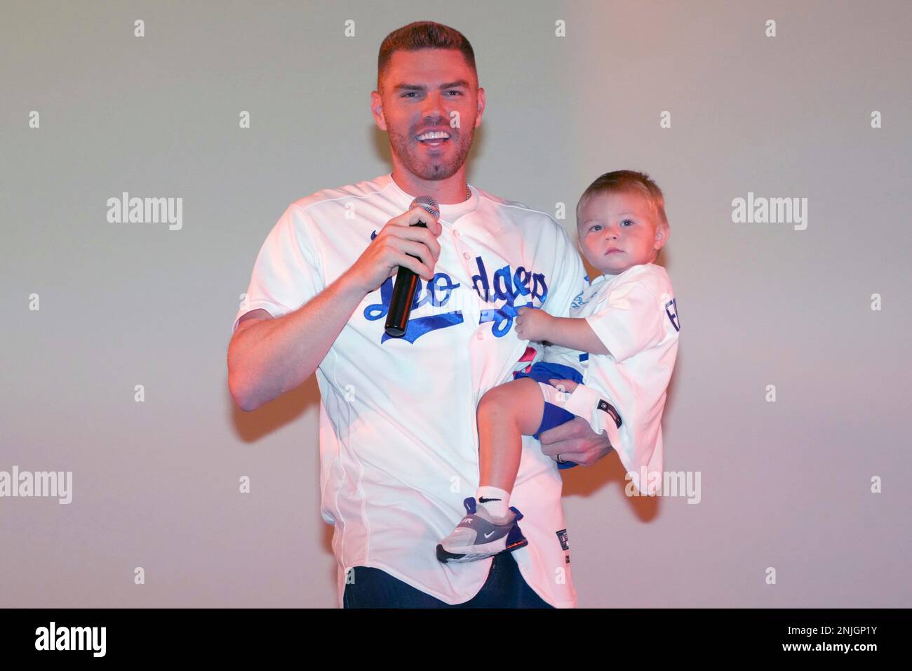 Los Angeles Dodgers first baseman Freddie Freeman holds son Brandon ...