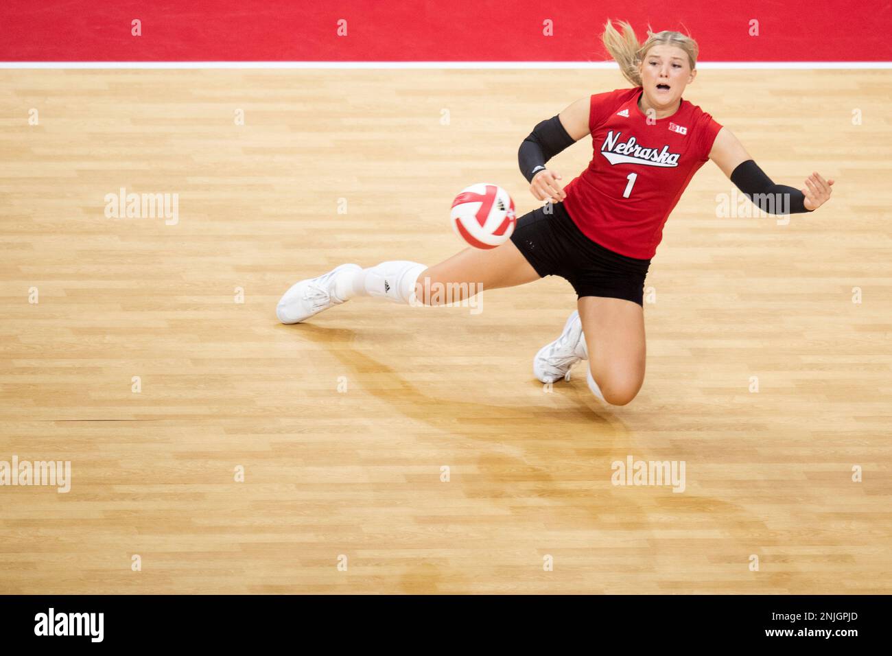 Nebraska's Nicklin Hames (1) dives for a ball during a Nebraska ...