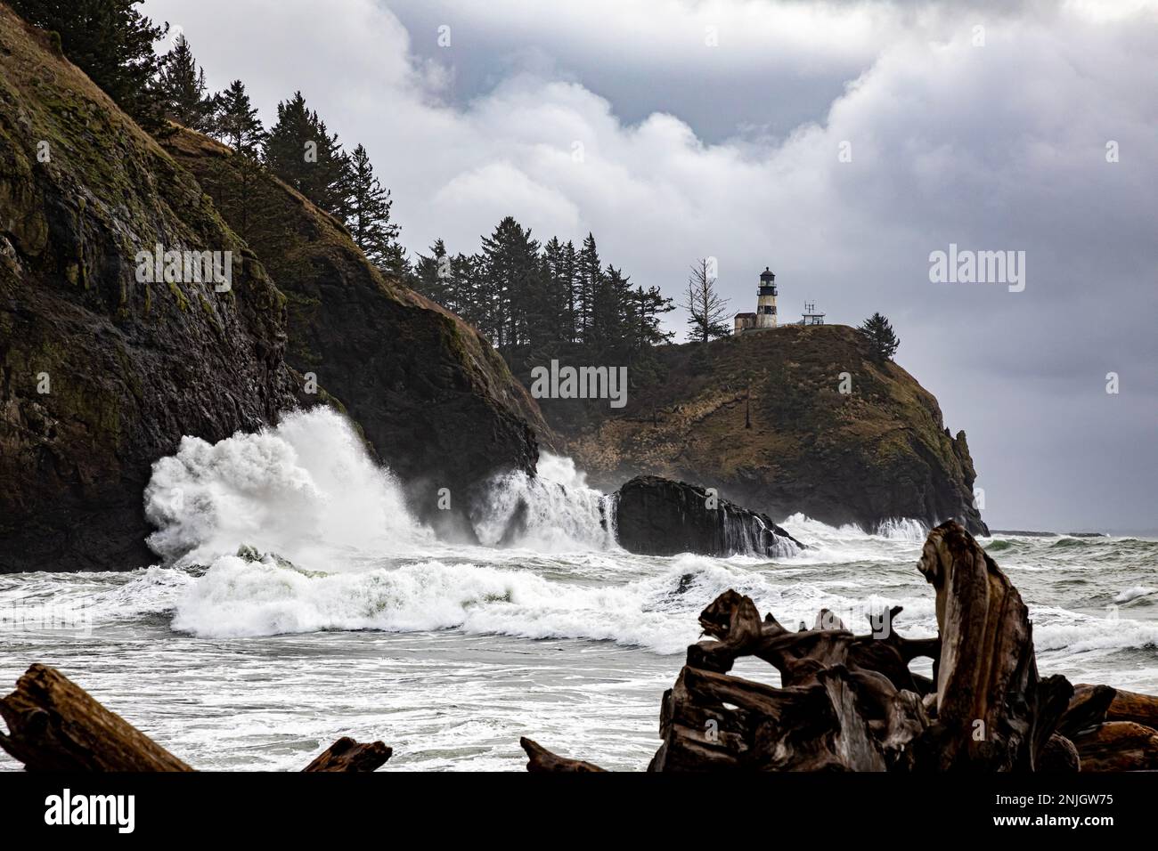 WA23050-00...WASHINGTON - Stormy day along the Pacific Coast near the ...