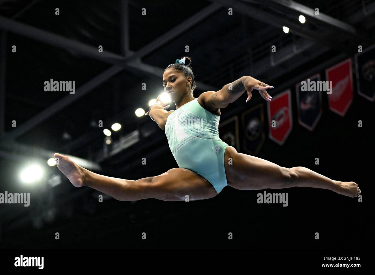 August 19, 2022, Tampa, Florida, US: JORDAN CHILES practices on the ...