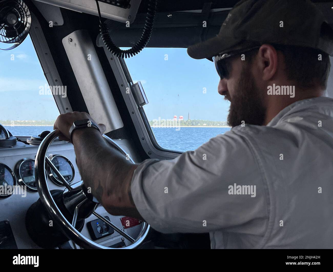 STENNIS SPACE CENTER, Miss.— Fleet Survey Team (FST) Sailors and a ...