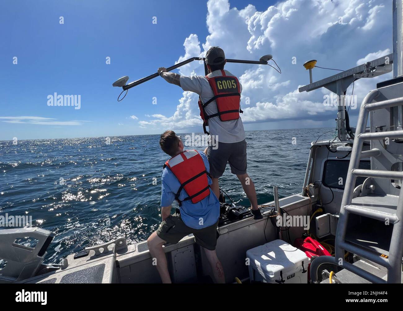 STENNIS SPACE CENTER, Miss.— Fleet Survey Team (FST) Sailors and a ...