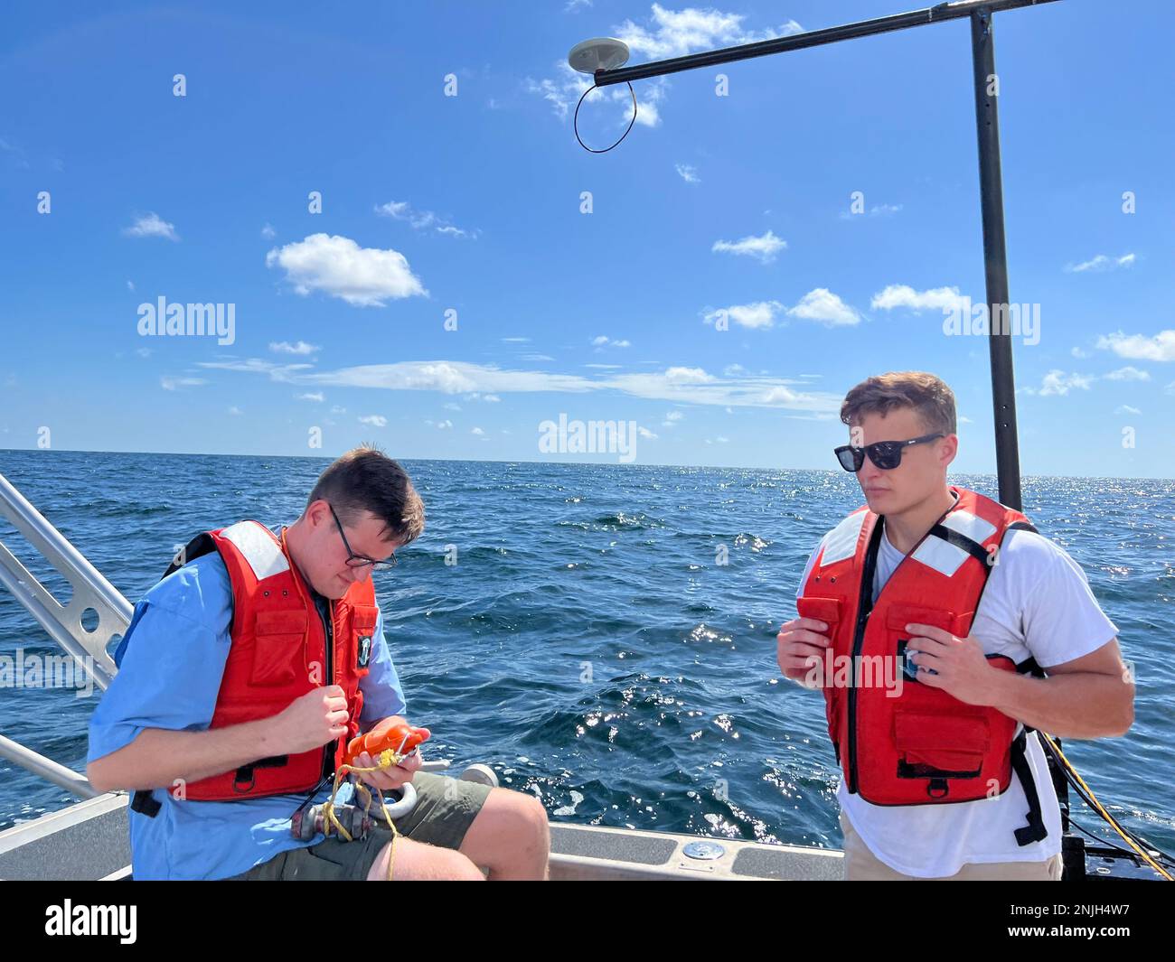 STENNIS SPACE CENTER, Miss.— Fleet Survey Team (FST) Sailors and a ...