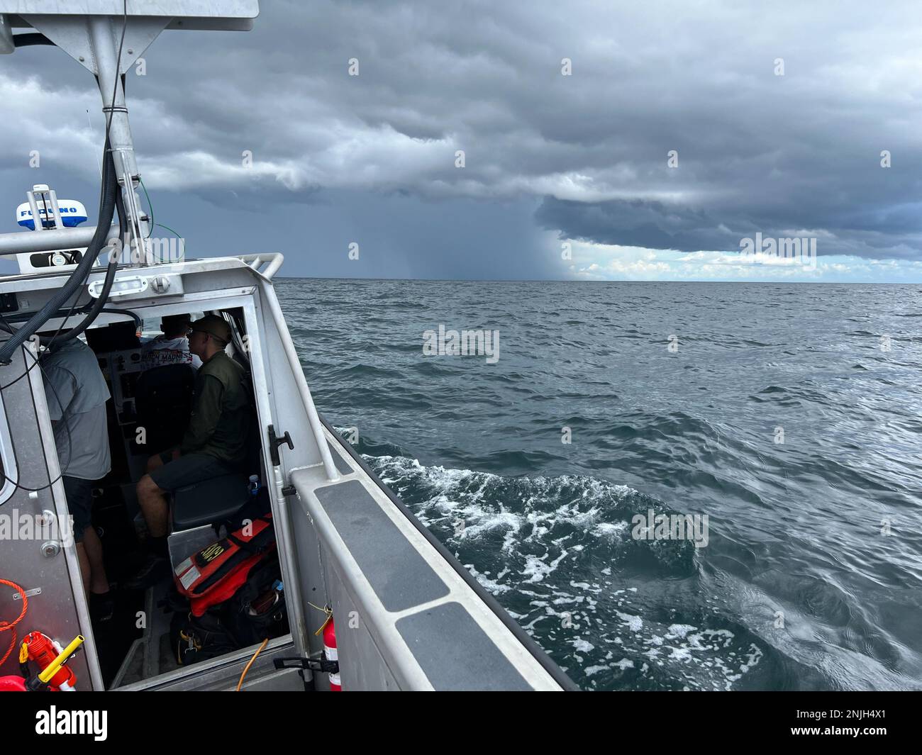 STENNIS SPACE CENTER, Miss.— Fleet Survey Team (FST) Sailors and a ...