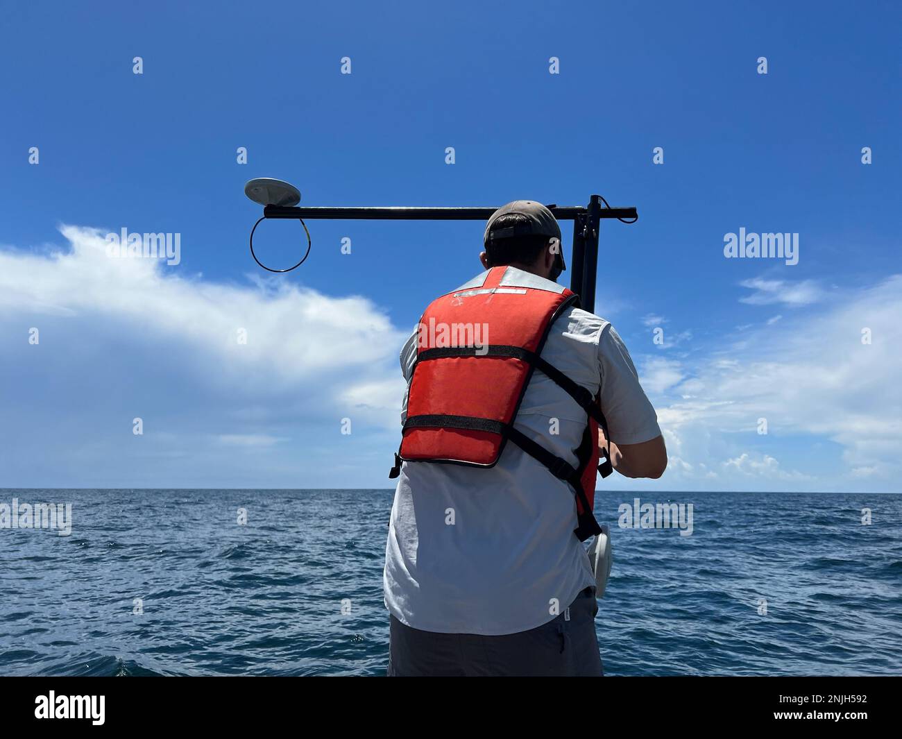 STENNIS SPACE CENTER, Miss.— Fleet Survey Team (FST) Sailors and a ...