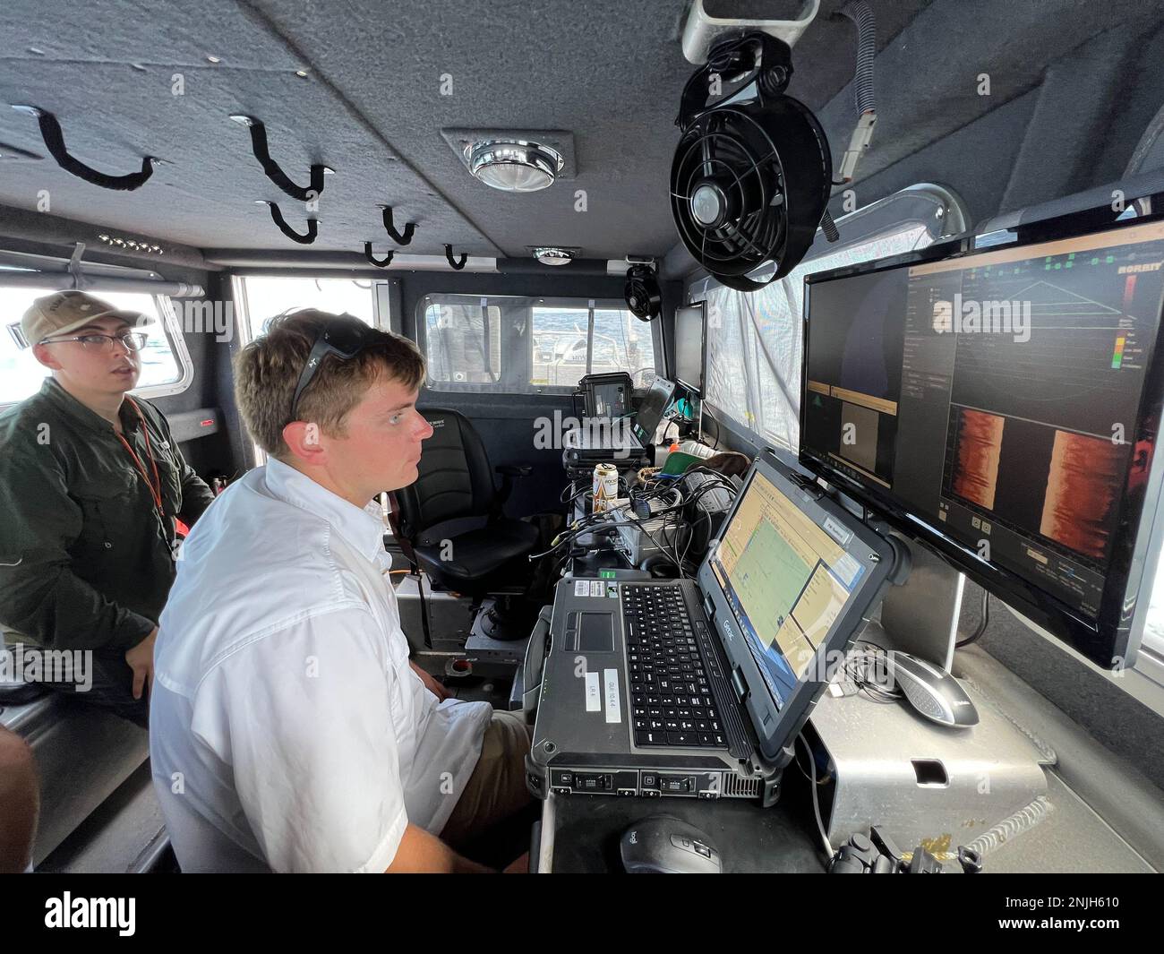 STENNIS SPACE CENTER, Miss.— Fleet Survey Team (FST) Sailors and a ...