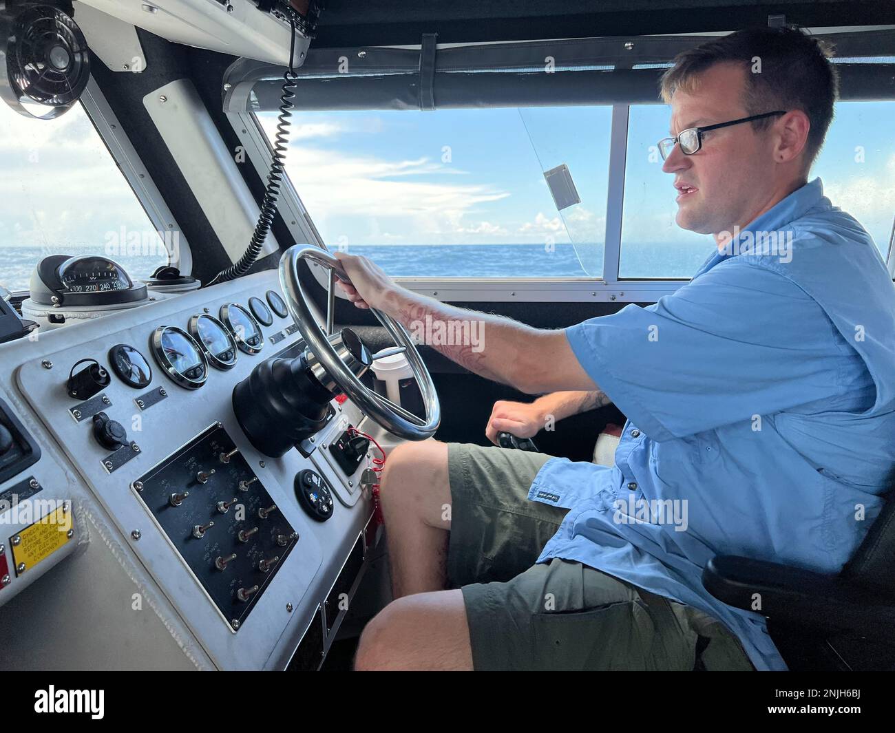 STENNIS SPACE CENTER, Miss.— Fleet Survey Team (FST) Sailors and a ...