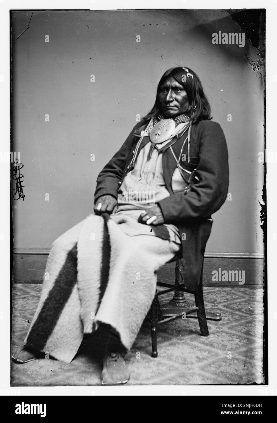 Native american chief 1800s Black and White Stock Photos & Images - Alamy