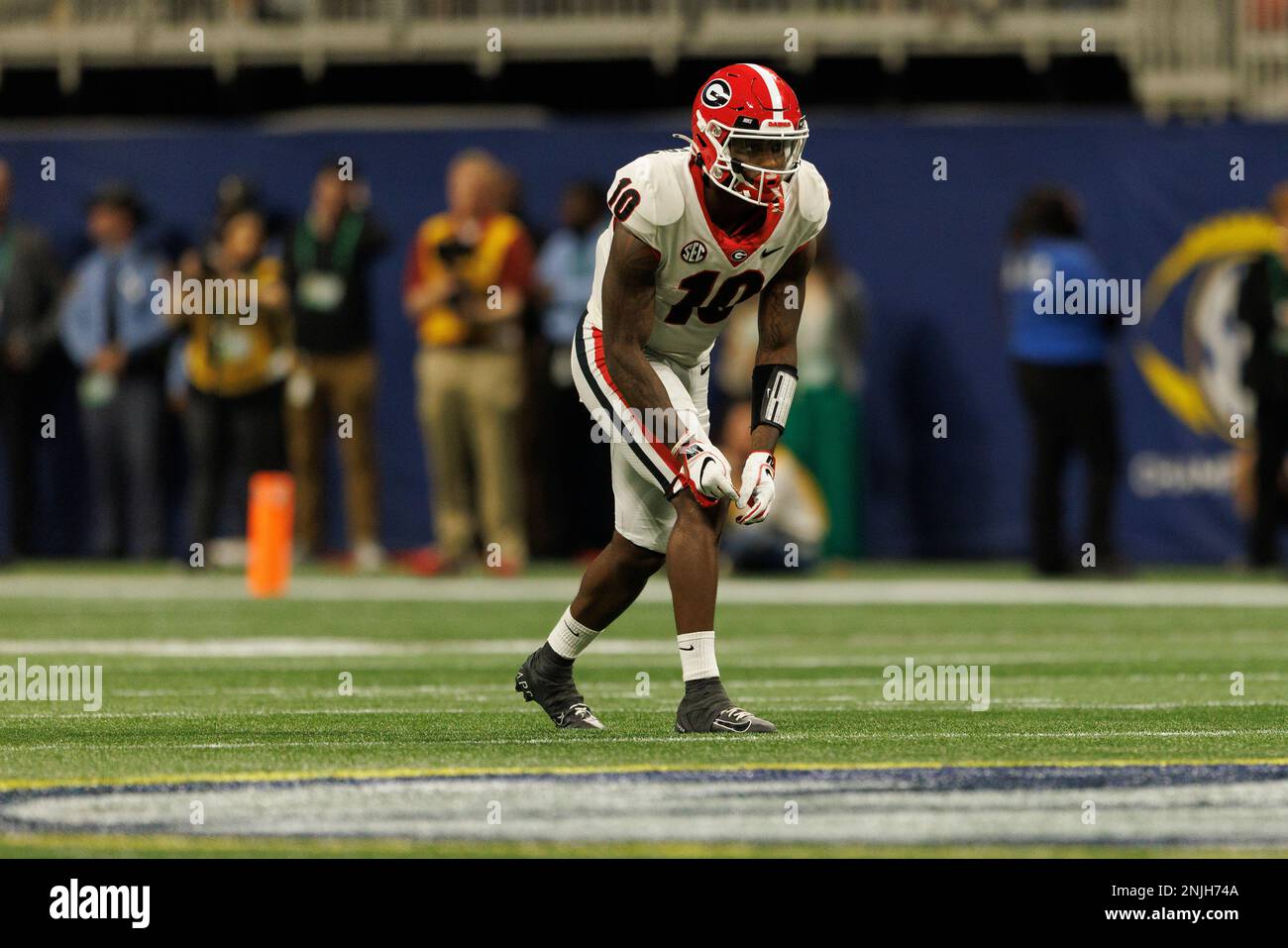 Georgia wide receiver Kearis Jackson (10) lines up at the line of ...