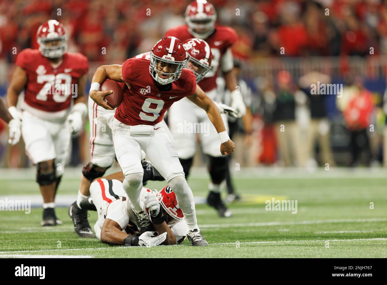 Alabama quarterback Bryce Young (9) runs the ball during the ...