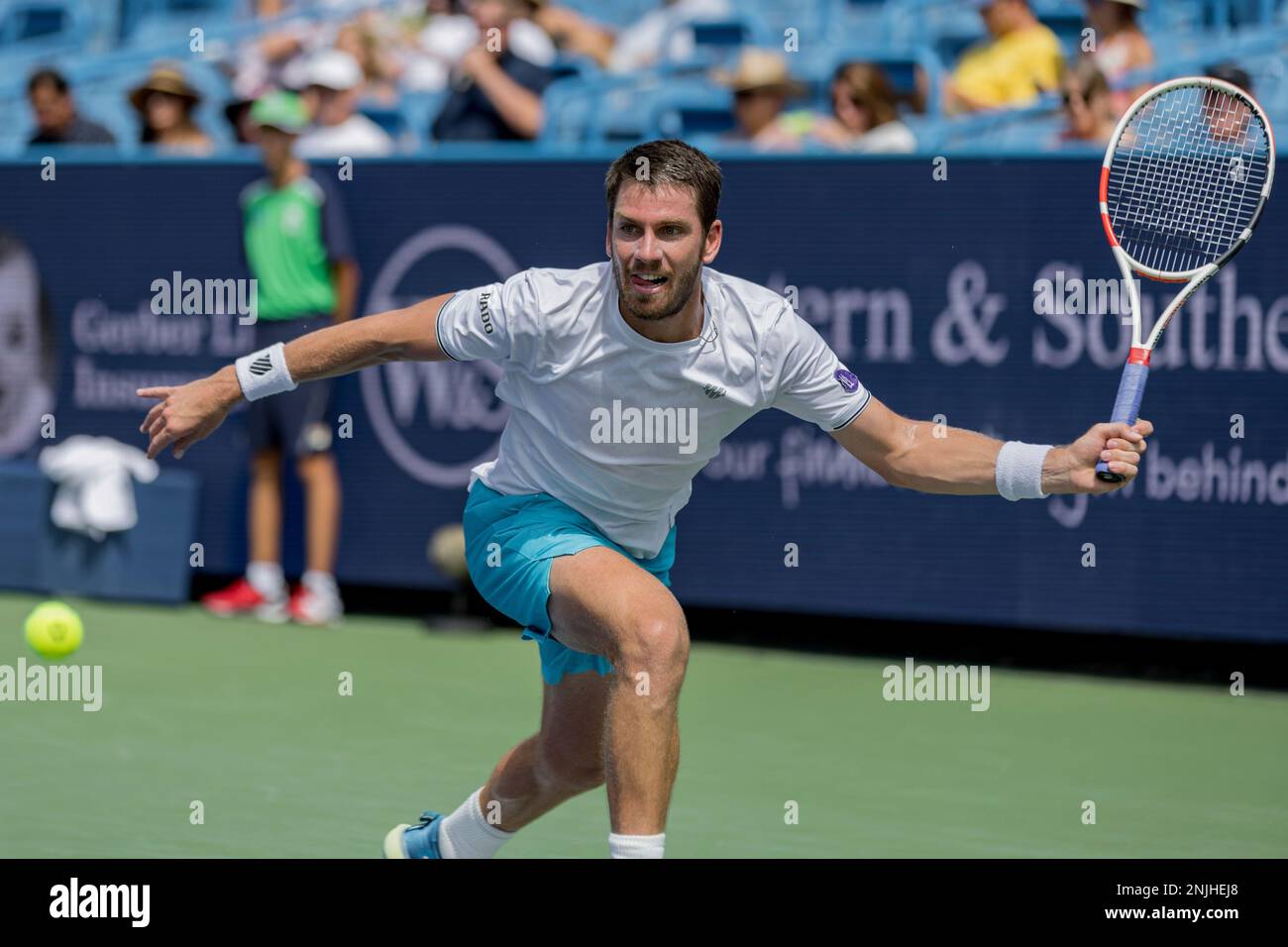 August 17, 2022, Mason, Ohio, USA: Cameron Norrie (GBR) hits a forehand ...
