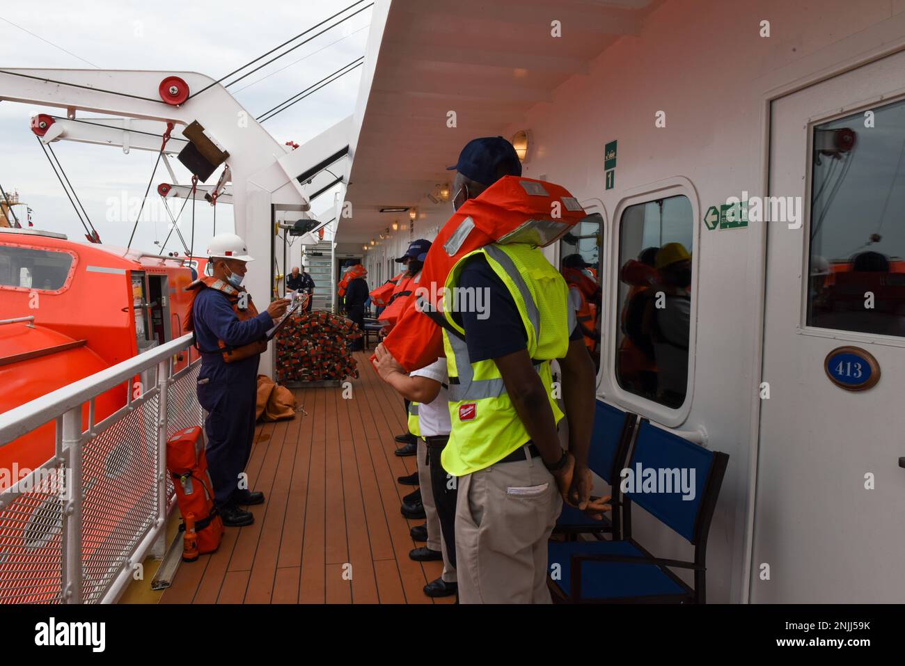 Emergency escape boat hi-res stock photography and images - Alamy