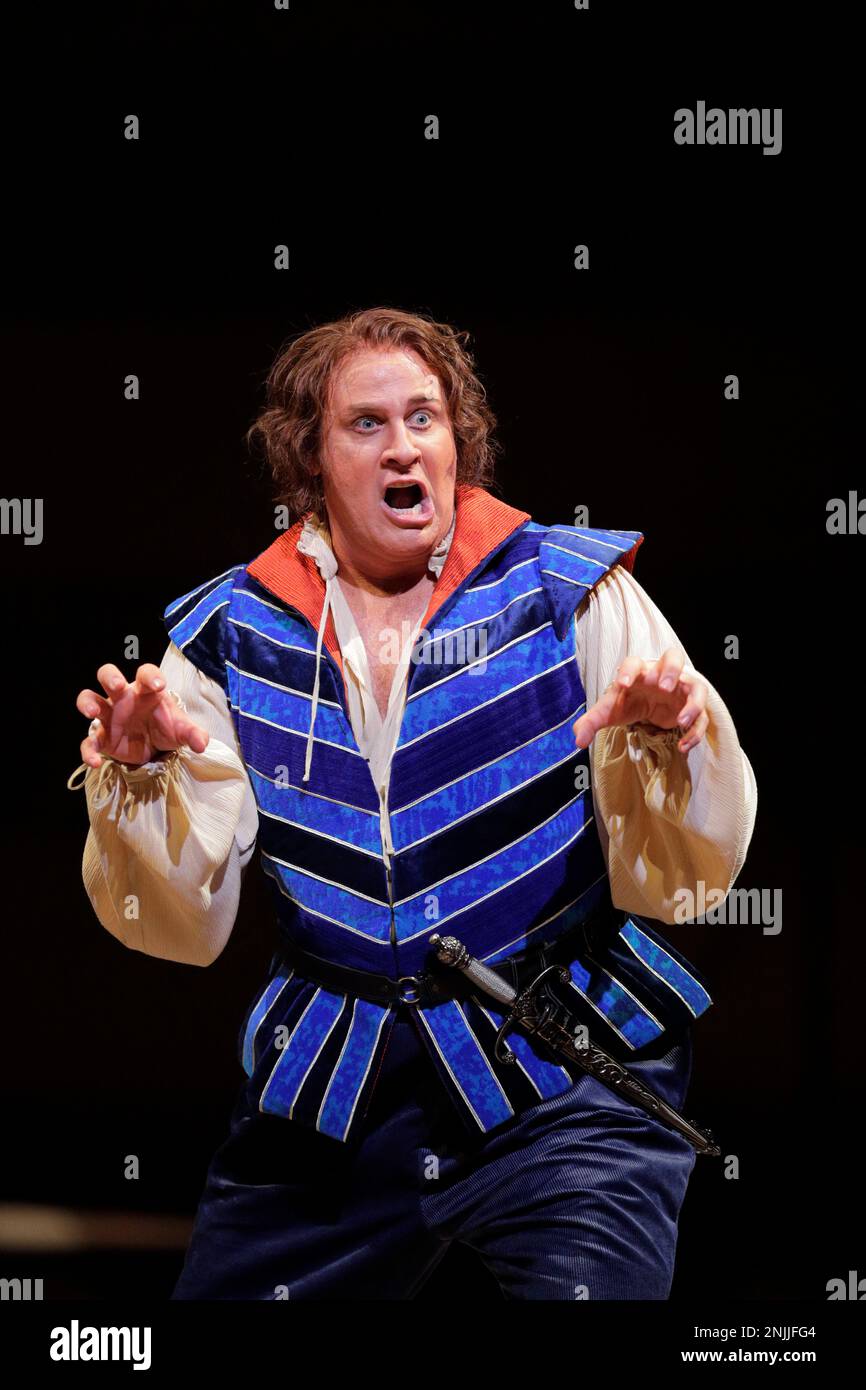 Lucas Meachem as Mercutio during dress rehearsal of "Romeo and Juliet ...