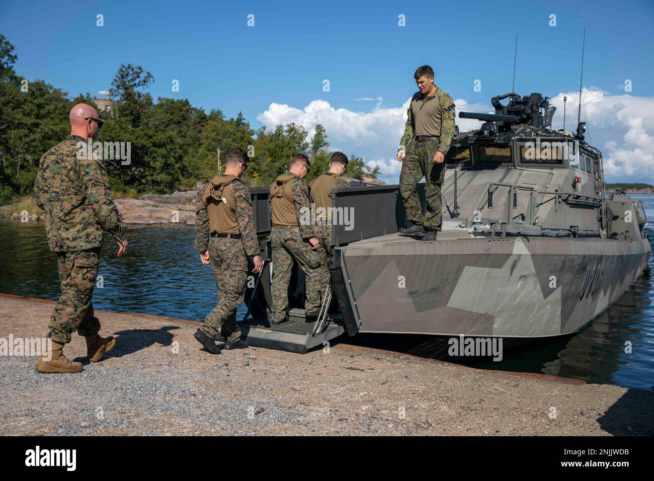 Amphibious assault craft hi-res stock photography and images - Alamy