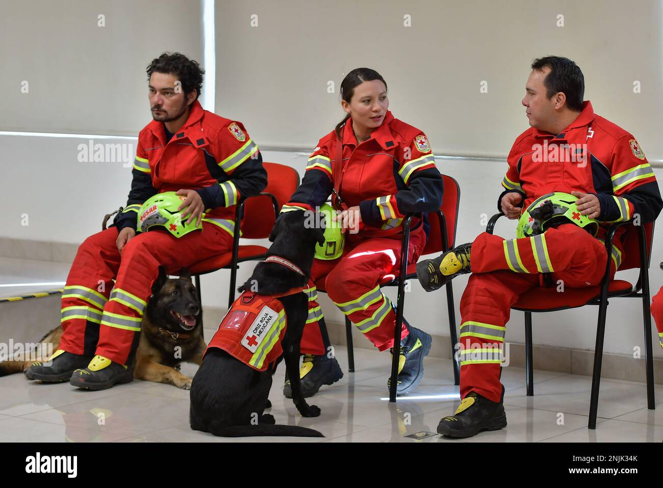 Mexican paramedics hi-res stock photography and images - Alamy