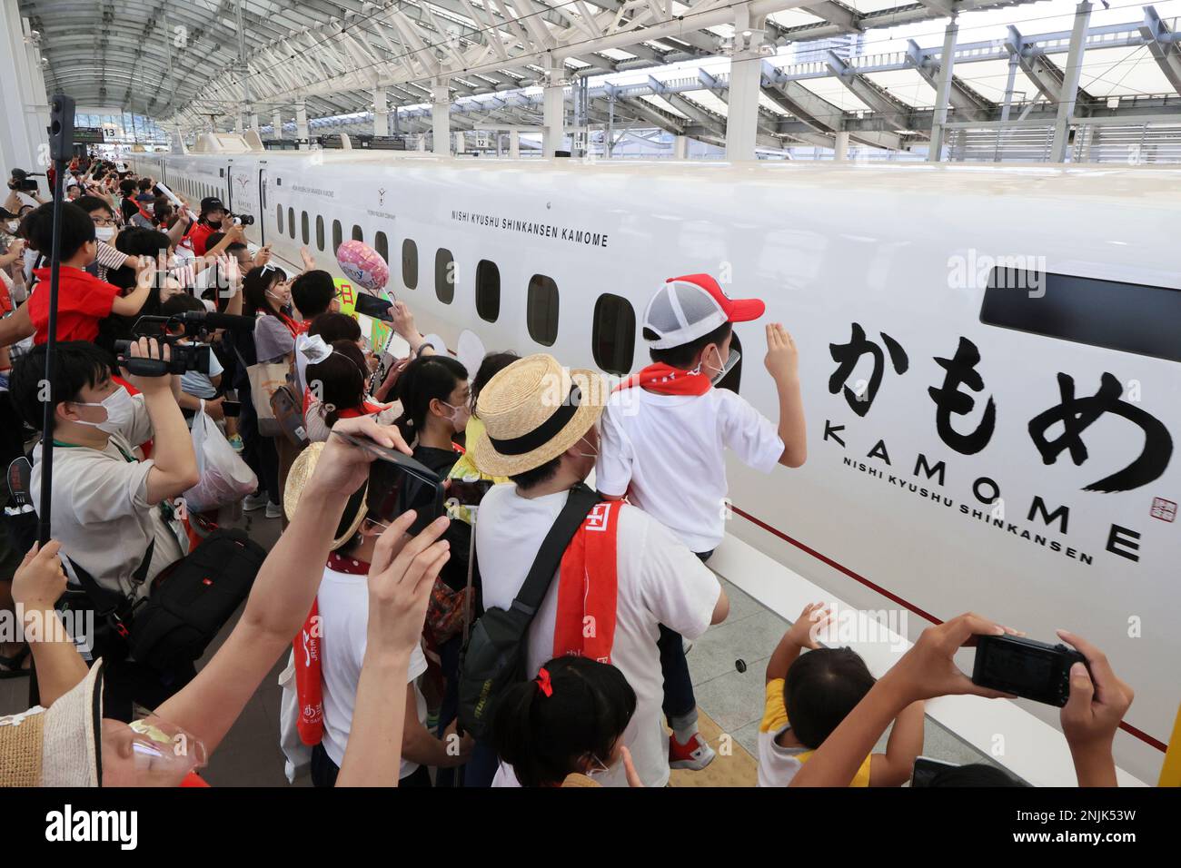 An event of Nishi Kyushu Shinkansen "Kamome" is held at JR Nagasaki ...