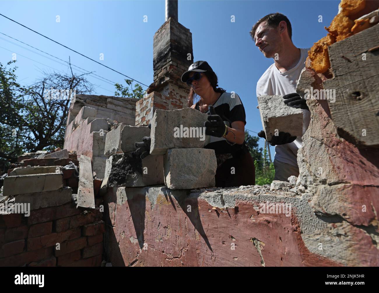 Young people gather from Kyiv and other places to help clean up damaged ...