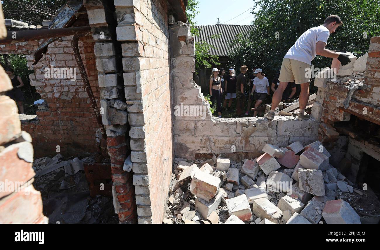 Young people gather from Kyiv and other places to help clean up damaged ...