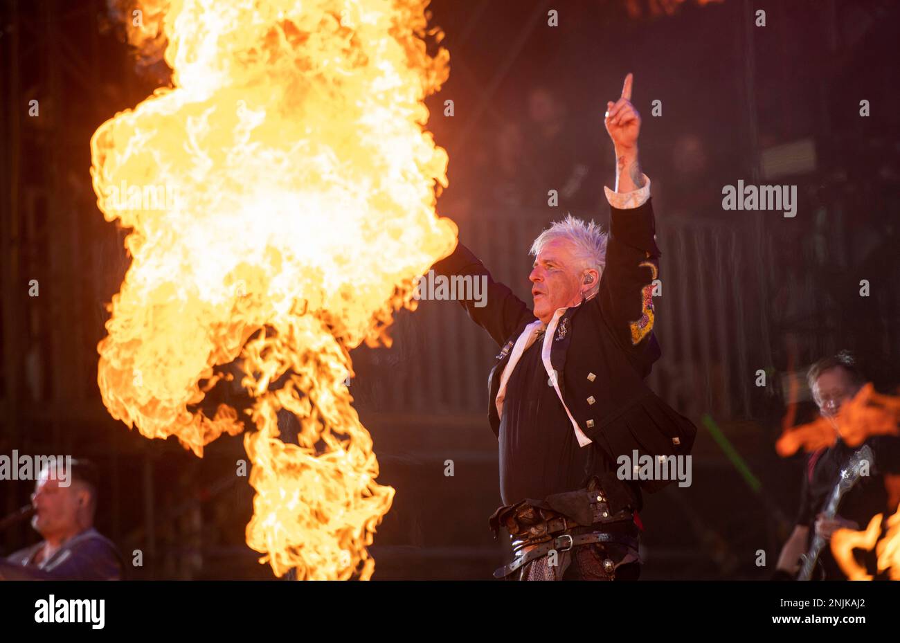 The singer with the stage name "Das Letzte Einhorn" (Michael Robert ...