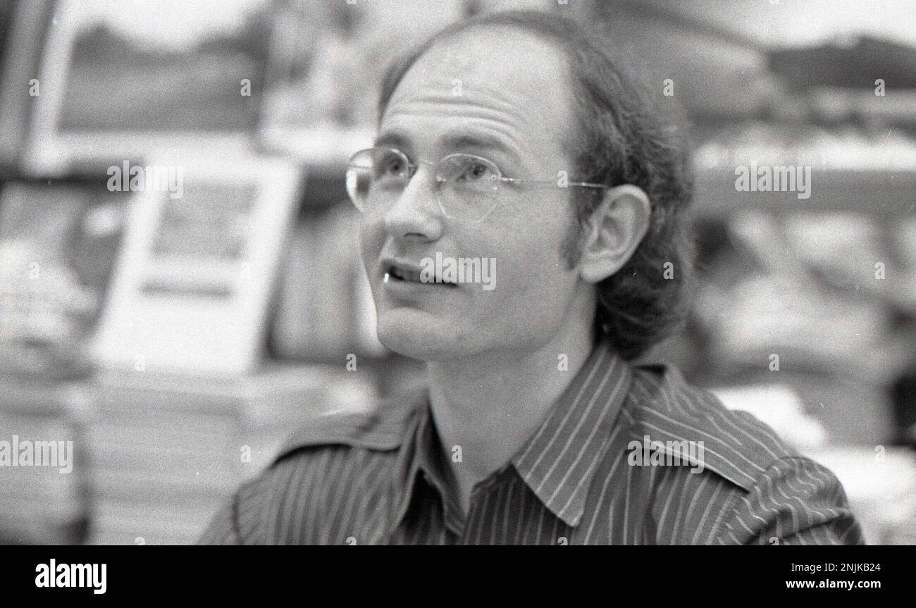 Cartoonist Gary Larson at a book signing, September 30, 1983 (Mike ...