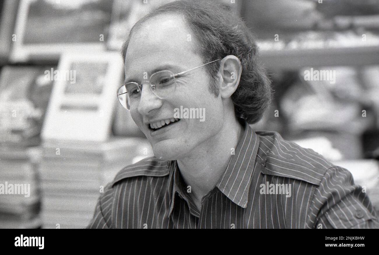 Cartoonist Gary Larson at a book signing, September 30, 1983 (Mike ...