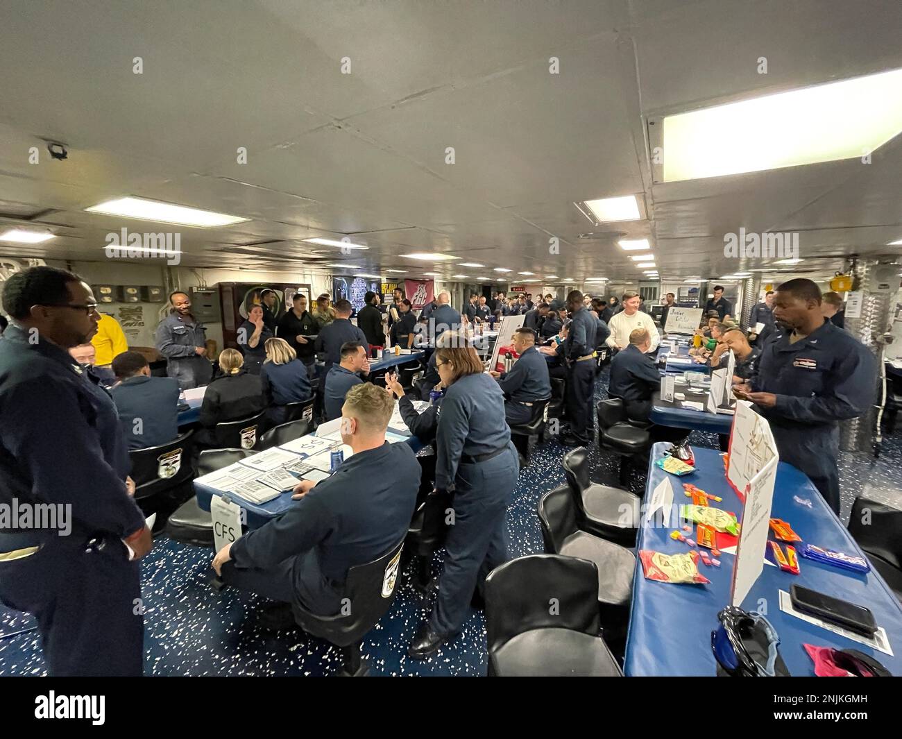 PACIFIC OCEAN (Aug. 8, 2022) Sailors from Wasp-class amphibious assault ...