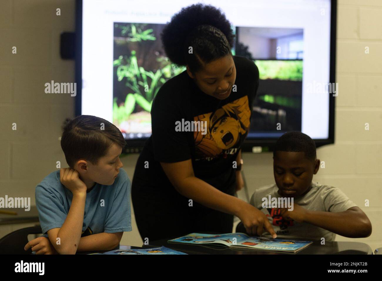 Army educational outreach program hi-res stock photography and images ...