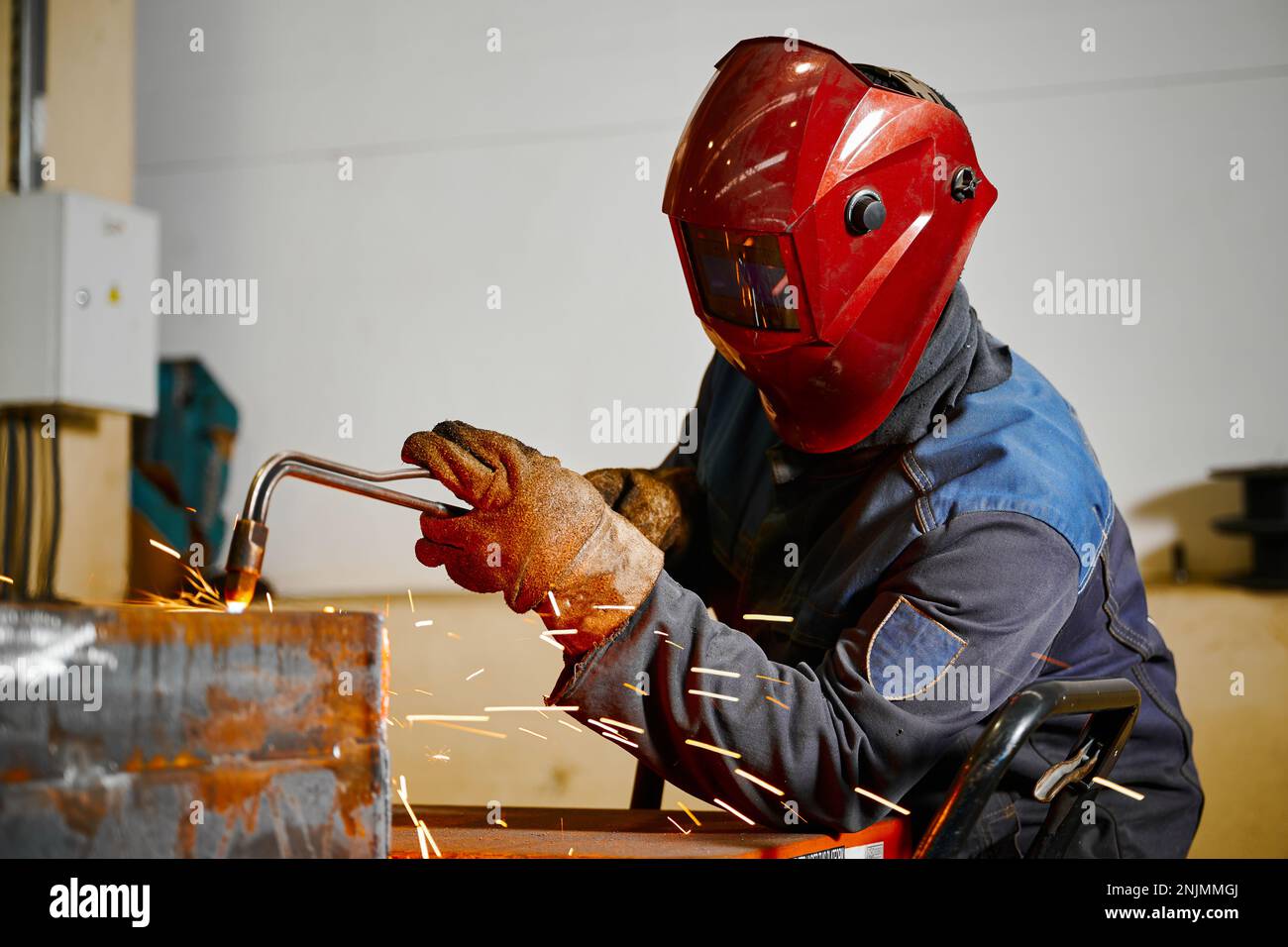 Gas welder cuts a metal beam with a gas cutter Stock Photo - Alamy
